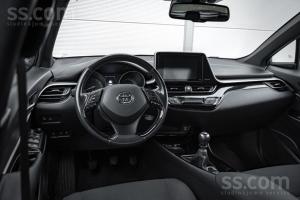 Серый Тойота C-HR 2018 в Рига, объемом двигателя 1.20 л и пробегом 107 тыс. км за 13950 €, фото 15 на AUTOMOTO.COM.LV