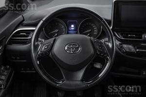 Серый Тойота C-HR 2018 в Рига, объемом двигателя 1.20 л и пробегом 107 тыс. км за 13950 €, фото 18 на AUTOMOTO.COM.LV
