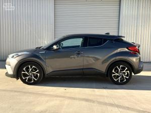 Pelēks Toyota C-HR 2018 Klaipėda, ar dzinēja tilpumu 1.80 L un nobraukumu 140 tūkst. km par 17300 €, foto 4 vietnē AUTOMOTO.COM.LV