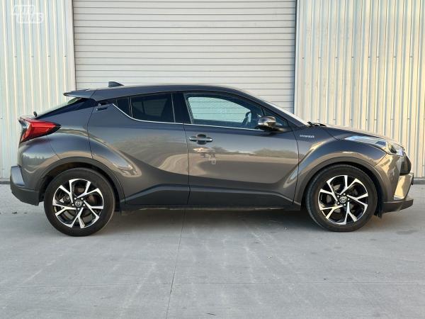 Серый Тойота C-HR 2018 в Клайпеда, объемом двигателя 1.80 л и пробегом 140 тыс. км за 17300 €, фото 10 на AUTOMOTO.COM.LV
