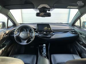 Pelēks Toyota C-HR 2018 Klaipėda, ar dzinēja tilpumu 1.80 L un nobraukumu 140 tūkst. km par 17300 €, foto 18 vietnē AUTOMOTO.COM.LV