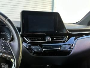 Pelēks Toyota C-HR 2018 Klaipėda, ar dzinēja tilpumu 1.80 L un nobraukumu 140 tūkst. km par 17300 €, foto 20 vietnē AUTOMOTO.COM.LV