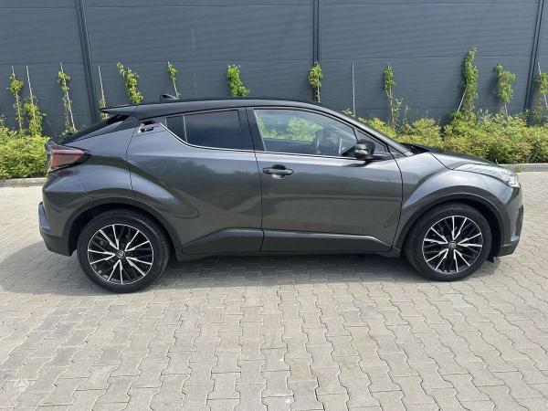 Серый Тойота C-HR 2018 в Вильнюс, объемом двигателя 1.80 л и пробегом 110 тыс. км за 17250 €, фото 7 на AUTOMOTO.COM.LV
