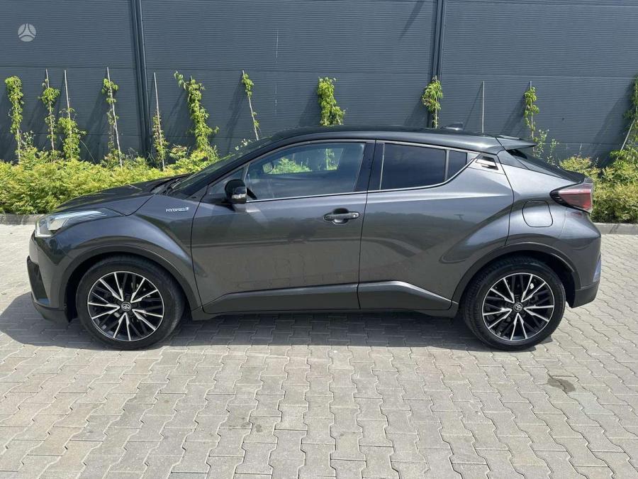 Pelēks Toyota C-HR 2018 Viļņa, ar dzinēja tilpumu 1.80 L un nobraukumu 110 tūkst. km par 17250 €, foto 16 vietnē AUTOMOTO.COM.LV