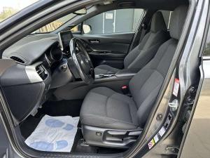 Pelēks Toyota C-HR 2018 Viļņa, ar dzinēja tilpumu 1.80 L un nobraukumu 110 tūkst. km par 17250 €, foto 21 vietnē AUTOMOTO.COM.LV