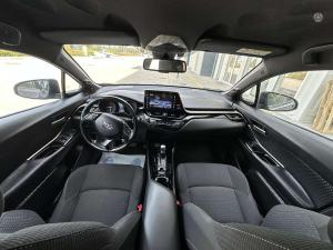 Pelēks Toyota C-HR 2018 Viļņa, ar dzinēja tilpumu 1.80 L un nobraukumu 110 tūkst. km par 17250 €, foto 26 vietnē AUTOMOTO.COM.LV