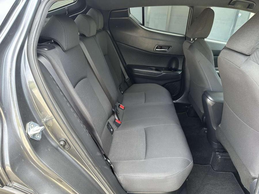 Pelēks Toyota C-HR 2018 Viļņa, ar dzinēja tilpumu 1.80 L un nobraukumu 110 tūkst. km par 17250 €, foto 37 vietnē AUTOMOTO.COM.LV