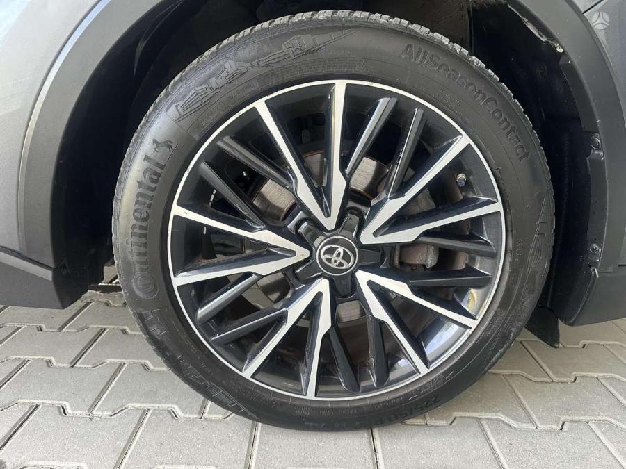 Pelēks Toyota C-HR 2018 Viļņa, ar dzinēja tilpumu 1.80 L un nobraukumu 110 tūkst. km par 17250 €, foto 45 vietnē AUTOMOTO.COM.LV