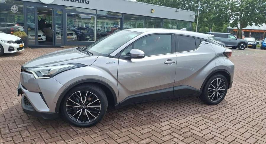 Серый Тойота C-HR 2018 в Каунас, объемом двигателя 1.80 л и пробегом 190 тыс. км за 15999 €, фото 3 на AUTOMOTO.COM.LV