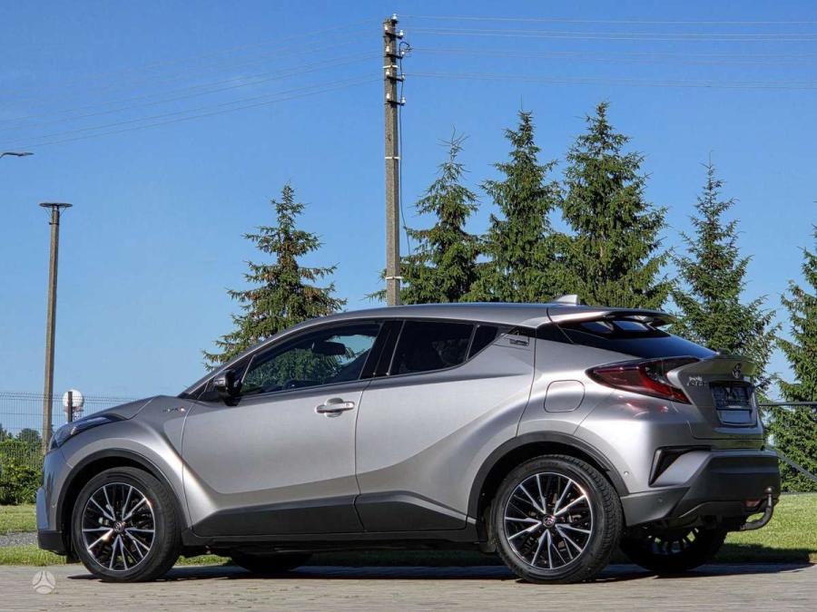 Серый Тойота C-HR 2018 в Каунас, объемом двигателя 1.80 л и пробегом 191 тыс. км за 15999 €, фото 4 на AUTOMOTO.COM.LV