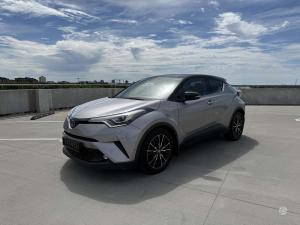 Pelēks Toyota C-HR 2018 Viļņa, ar dzinēja tilpumu 1.80 L un nobraukumu 181 tūkst. km par 15800 €, foto 3 vietnē AUTOMOTO.COM.LV