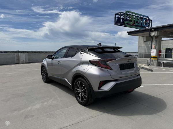 Pelēks Toyota C-HR 2018 Viļņa, ar dzinēja tilpumu 1.80 L un nobraukumu 181 tūkst. km par 15800 €, foto 6 vietnē AUTOMOTO.COM.LV