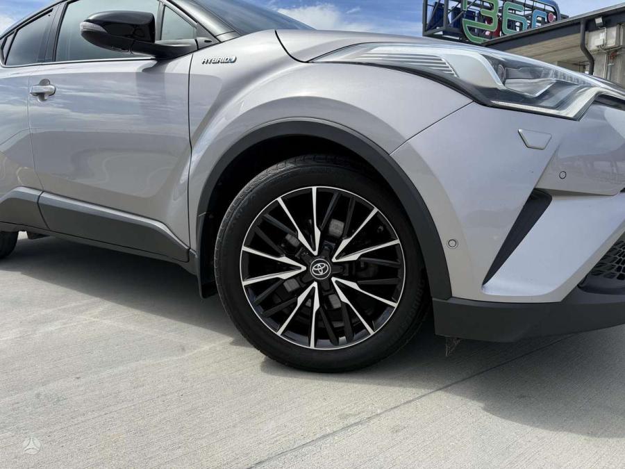 Pelēks Toyota C-HR 2018 Viļņa, ar dzinēja tilpumu 1.80 L un nobraukumu 181 tūkst. km par 15800 €, foto 9 vietnē AUTOMOTO.COM.LV