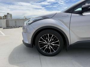 Pelēks Toyota C-HR 2018 Viļņa, ar dzinēja tilpumu 1.80 L un nobraukumu 181 tūkst. km par 15800 €, foto 12 vietnē AUTOMOTO.COM.LV