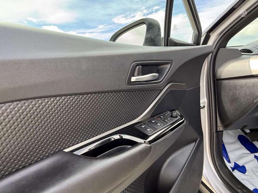 Pelēks Toyota C-HR 2018 Viļņa, ar dzinēja tilpumu 1.80 L un nobraukumu 181 tūkst. km par 15800 €, foto 16 vietnē AUTOMOTO.COM.LV