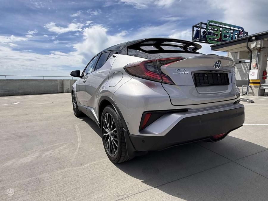 Pelēks Toyota C-HR 2018 Viļņa, ar dzinēja tilpumu 1.80 L un nobraukumu 181 tūkst. km par 15800 €, foto 33 vietnē AUTOMOTO.COM.LV