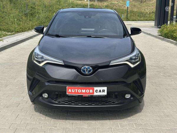 Grey Toyota C-HR 2018 in Vilnius, with an engine capacity of 1.80 L and mileage of 110 thousand km for 17250 €, photo 2 on AUTOMOTO.COM.LV