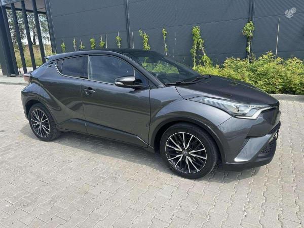 Grey Toyota C-HR 2018 in Vilnius, with an engine capacity of 1.80 L and mileage of 110 thousand km for 17250 €, photo 8 on AUTOMOTO.COM.LV