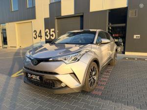 Pelēks Toyota C-HR 2018 Viļņa, ar dzinēja tilpumu 1.80 L un nobraukumu 144 tūkst. km par 15250 €, foto  vietnē AUTOMOTO.COM.LV