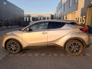 Pelēks Toyota C-HR 2018 Viļņa, ar dzinēja tilpumu 1.80 L un nobraukumu 144 tūkst. km par 15250 €, foto 5 vietnē AUTOMOTO.COM.LV