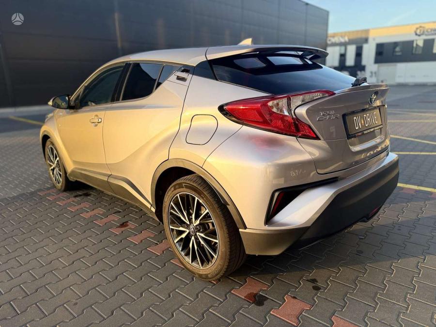 Pelēks Toyota C-HR 2018 Viļņa, ar dzinēja tilpumu 1.80 L un nobraukumu 144 tūkst. km par 15250 €, foto 7 vietnē AUTOMOTO.COM.LV