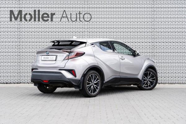 Grey Toyota C-HR 2018 in Marupe, with an engine capacity of 1.80 L and mileage of 151 thousand km for 17000 €, photo 4 on AUTOMOTO.COM.LV