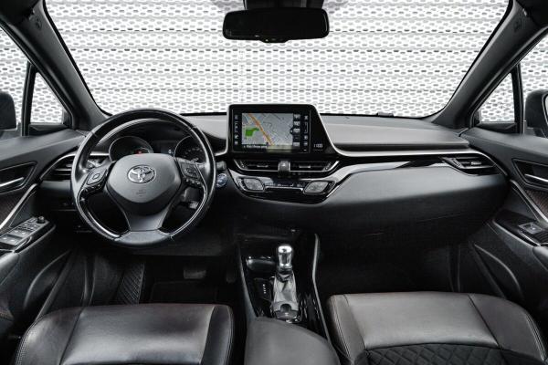 Grey Toyota C-HR 2018 in Marupe, with an engine capacity of 1.80 L and mileage of 151 thousand km for 17000 €, photo 6 on AUTOMOTO.COM.LV