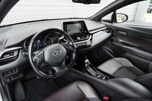 Grey Toyota C-HR 2018 in Marupe, with an engine capacity of 1.80 L and mileage of 151 thousand km for 17000 €, photo 9 on AUTOMOTO.COM.LV