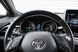 Grey Toyota C-HR 2018 in Marupe, with an engine capacity of 1.80 L and mileage of 151 thousand km for 17000 €, photo 12 on AUTOMOTO.COM.LV
