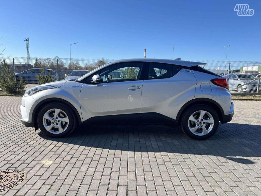 Pelēks Toyota C-HR 2018 Šauļi, ar dzinēja tilpumu 1.80 L un nobraukumu 181 tūkst. km par 14700 €, foto 5 vietnē AUTOMOTO.COM.LV