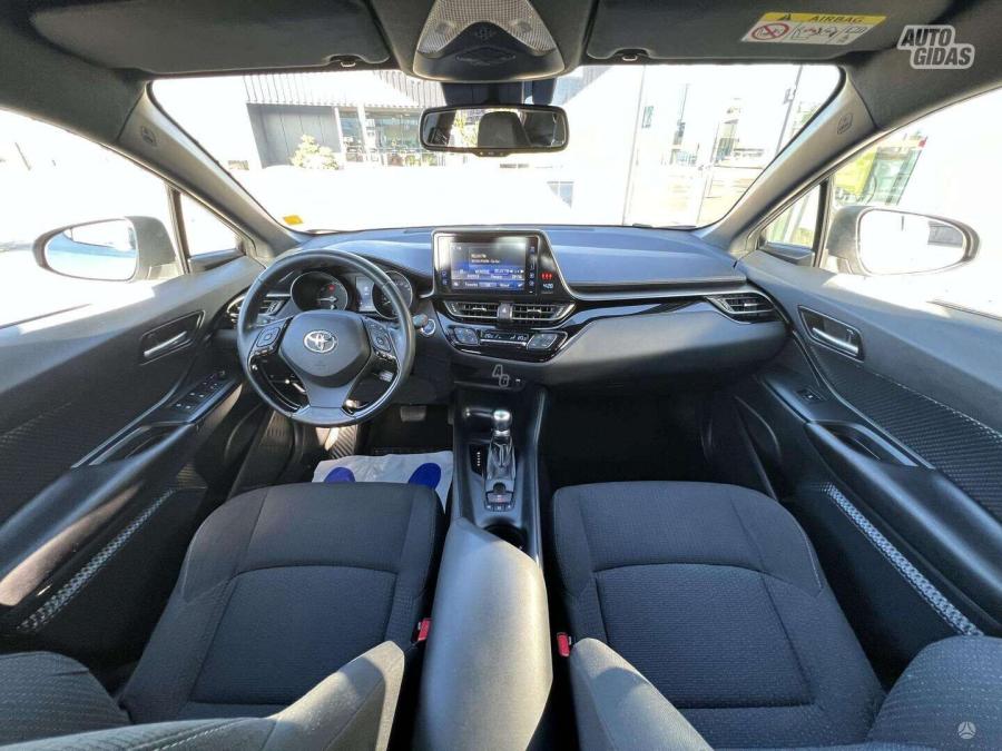 Pelēks Toyota C-HR 2018 Šauļi, ar dzinēja tilpumu 1.80 L un nobraukumu 181 tūkst. km par 14700 €, foto 19 vietnē AUTOMOTO.COM.LV