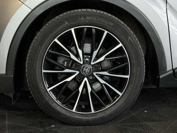 Серый Тойота C-HR 2018 в Каунас, объемом двигателя 1.80 л и пробегом 124 тыс. км за 17990 €, фото 7 на AUTOMOTO.COM.LV