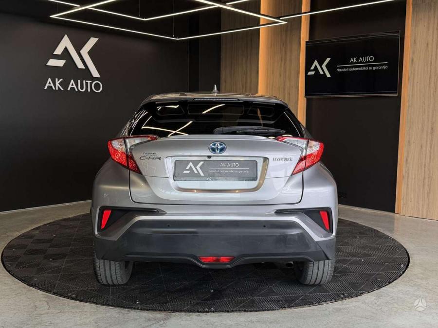 Серый Тойота C-HR 2018 в Каунас, объемом двигателя 1.80 л и пробегом 124 тыс. км за 17990 €, фото 11 на AUTOMOTO.COM.LV
