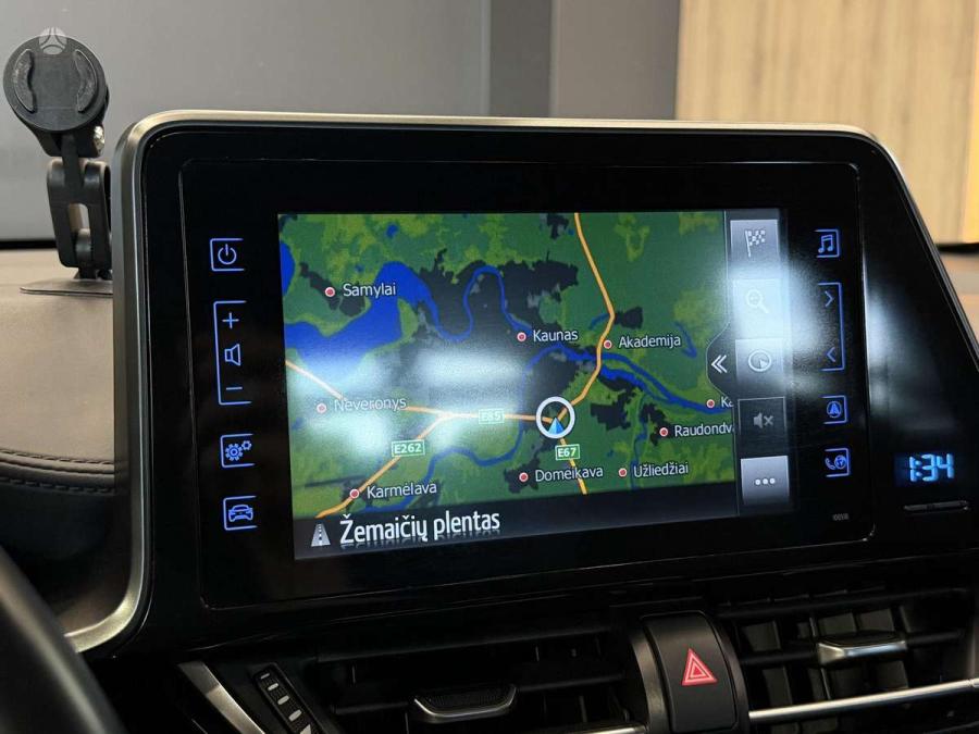 Серый Тойота C-HR 2018 в Каунас, объемом двигателя 1.80 л и пробегом 124 тыс. км за 17990 €, фото 32 на AUTOMOTO.COM.LV