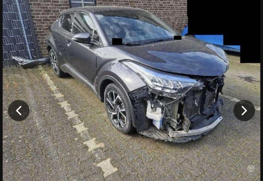 Grey Toyota C-HR 2018 in Marijampole, with an engine capacity of 1.80 L and mileage of 97 thousand km for 10444 €, photo 1 on AUTOMOTO.COM.LV