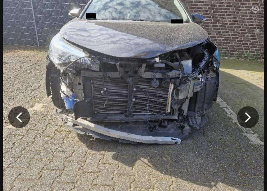 Grey Toyota C-HR 2018 in Marijampole, with an engine capacity of 1.80 L and mileage of 97 thousand km for 10444 €, photo 6 on AUTOMOTO.COM.LV