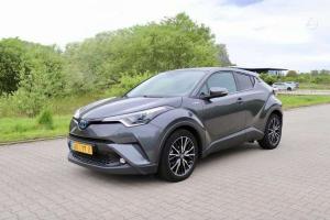 Pelēks Toyota C-HR 2018 Kauņa, ar dzinēja tilpumu 1.80 L un nobraukumu 192 tūkst. km par 16250 €, foto  vietnē AUTOMOTO.COM.LV