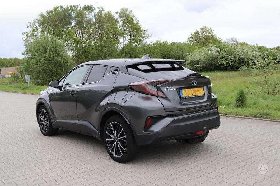Серый Тойота C-HR 2018 в Каунас, объемом двигателя 1.80 л и пробегом 192 тыс. км за 16250 €, фото 3 на AUTOMOTO.COM.LV
