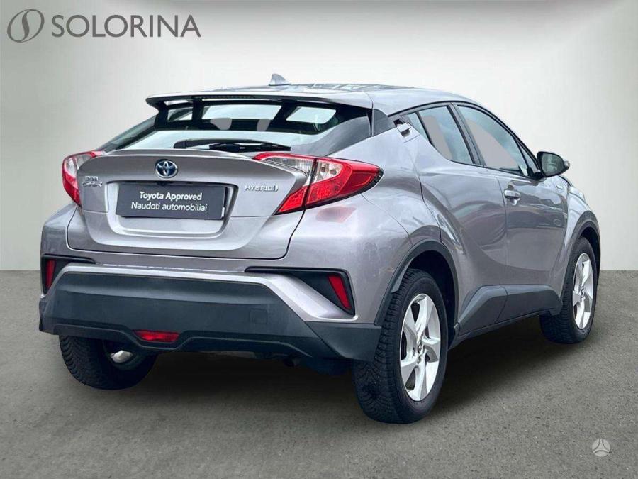 Pelēks Toyota C-HR 2018 Klaipėda, ar dzinēja tilpumu 1.80 L un nobraukumu 34 tūkst. km par 18000 €, foto 3 vietnē AUTOMOTO.COM.LV