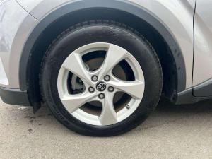 Pelēks Toyota C-HR 2018 Klaipėda, ar dzinēja tilpumu 1.80 L un nobraukumu 34 tūkst. km par 18000 €, foto 16 vietnē AUTOMOTO.COM.LV