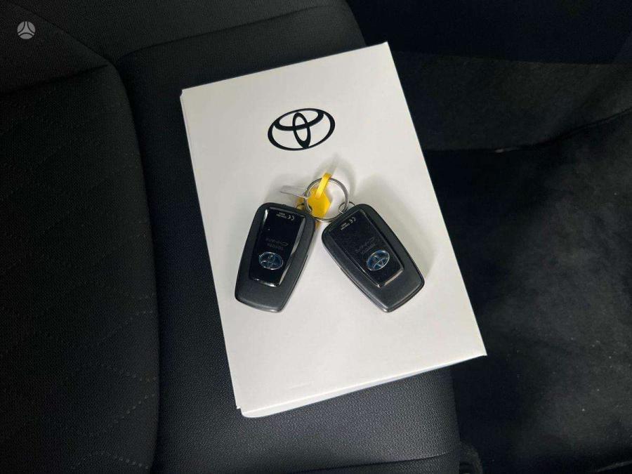 Pelēks Toyota C-HR 2018 Klaipėda, ar dzinēja tilpumu 1.80 L un nobraukumu 34 tūkst. km par 18000 €, foto 24 vietnē AUTOMOTO.COM.LV