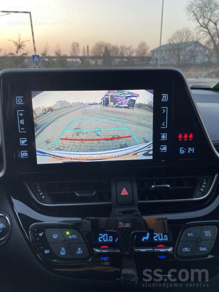 Grey Toyota C-HR 2018 in Rezekne, with an engine capacity of 1.20 L and mileage of 68 thousand km for 13500 €, photo 8 on AUTOMOTO.COM.LV