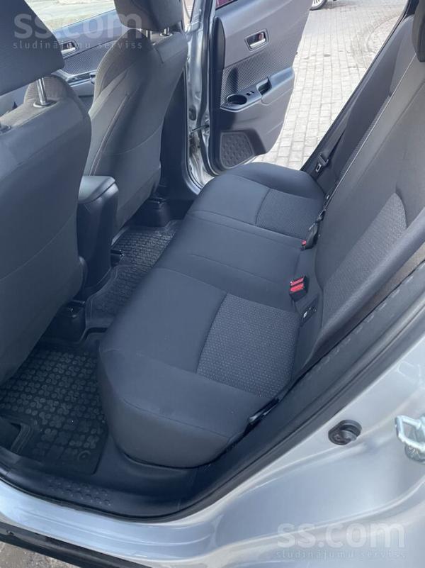 Grey Toyota C-HR 2018 in Rezekne, with an engine capacity of 1.20 L and mileage of 68 thousand km for 13500 €, photo 10 on AUTOMOTO.COM.LV