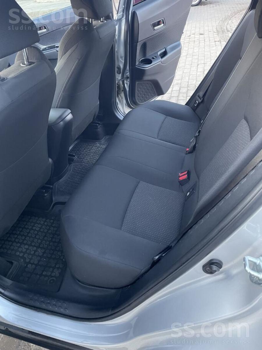 Grey Toyota C-HR 2018 in Rezekne, with an engine capacity of 1.20 L and mileage of 68 thousand km for 13500 €, photo 11 on AUTOMOTO.COM.LV