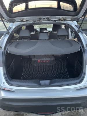Grey Toyota C-HR 2018 in Rezekne, with an engine capacity of 1.20 L and mileage of 68 thousand km for 13500 €, photo 13 on AUTOMOTO.COM.LV