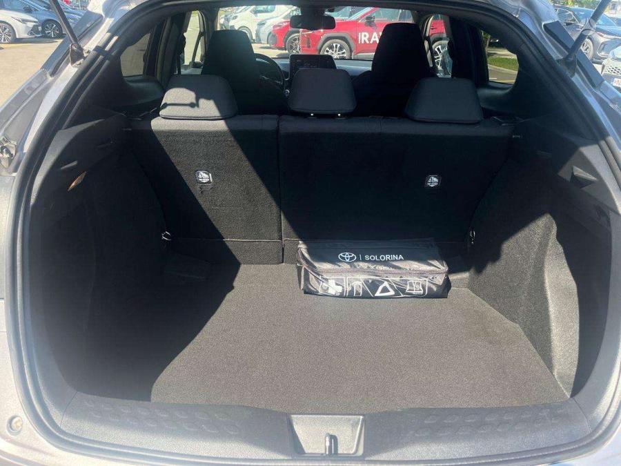 Pelēks Toyota C-HR 2018 Klaipėda, ar dzinēja tilpumu 1.80 L un nobraukumu 86 tūkst. km par 19000 €, foto 11 vietnē AUTOMOTO.COM.LV