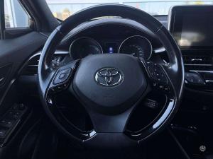 Pelēks Toyota C-HR 2018 Klaipėda, ar dzinēja tilpumu 1.80 L un nobraukumu 86 tūkst. km par 19000 €, foto 13 vietnē AUTOMOTO.COM.LV