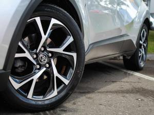 Серый Тойота C-HR 2018 в Каунас, объемом двигателя 1.80 л и пробегом 120 тыс. км за 17350 €, фото 8 на AUTOMOTO.COM.LV