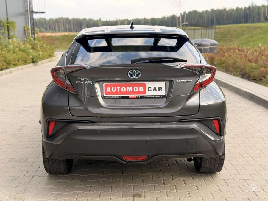 Pelēks Toyota C-HR 2018 Viļņa, ar dzinēja tilpumu 1.80 L un nobraukumu 144 tūkst. km par 18200 €, foto 8 vietnē AUTOMOTO.COM.LV
