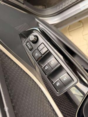 Pelēks Toyota C-HR 2018 Viļņa, ar dzinēja tilpumu 1.80 L un nobraukumu 144 tūkst. km par 18200 €, foto 15 vietnē AUTOMOTO.COM.LV